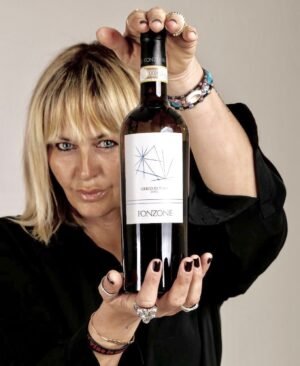 FONZONE TORNA ALLA VENDEMMIA DI MONTENAPOLEONE - 𝐄 news